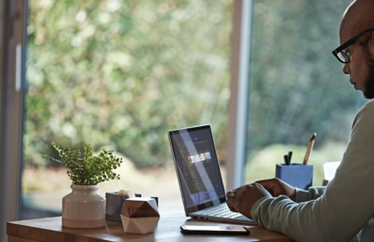 AI for Business with Windows 11 Pro | Microsoft